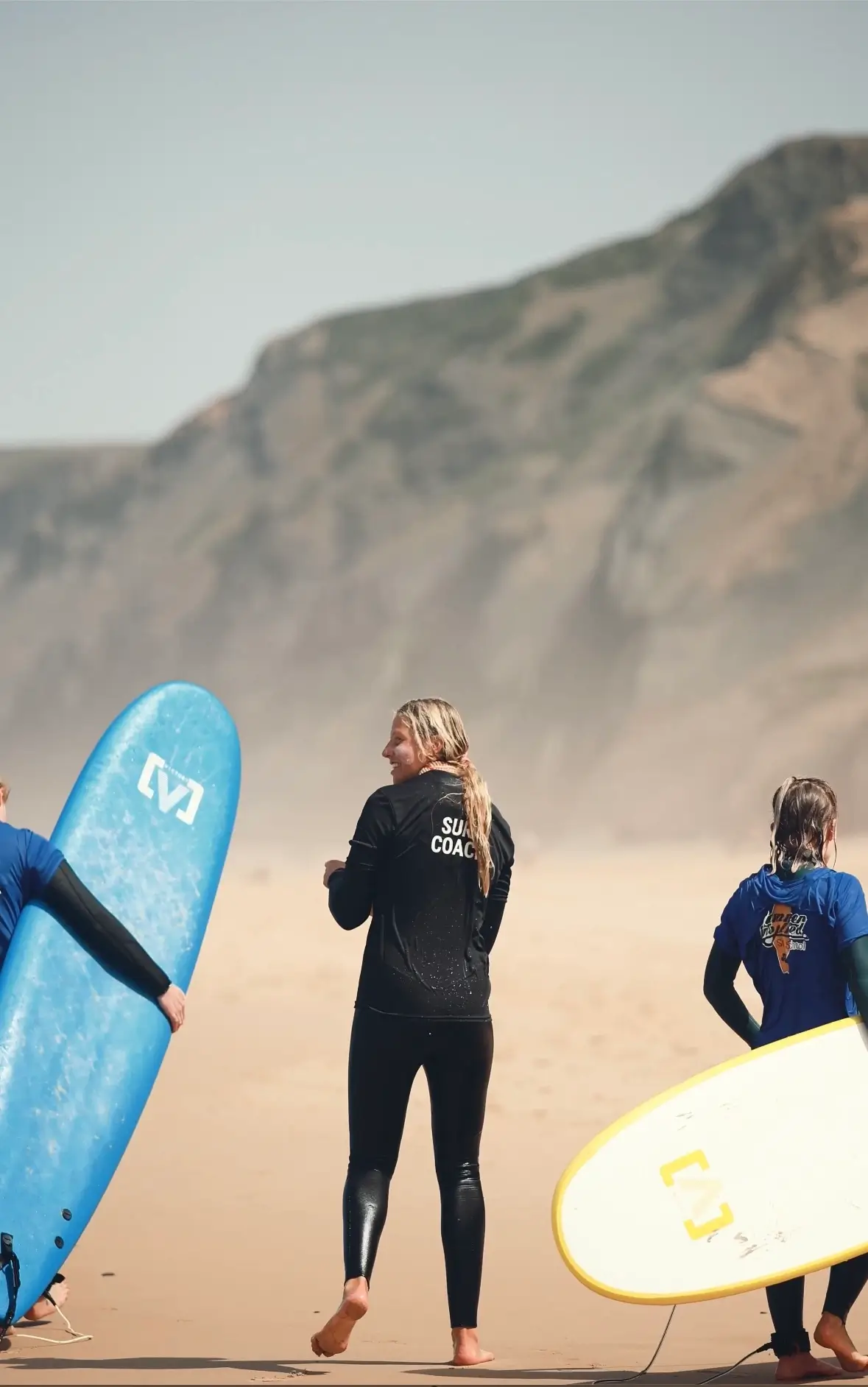 Top Surfing Techniques for Beginners: A Step-by-Step Guide | Sagres Sun ...